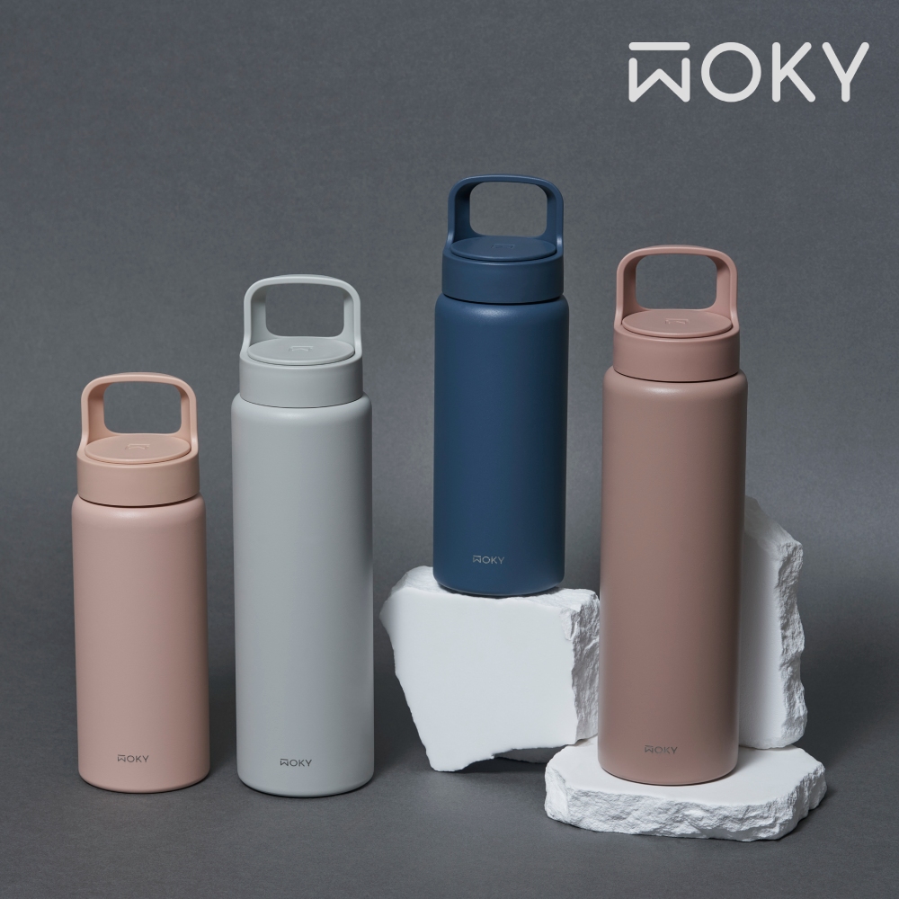 【WOKY 沃廚】輕芯鈦提手運動保溫瓶(850ML) - 全聯全電商