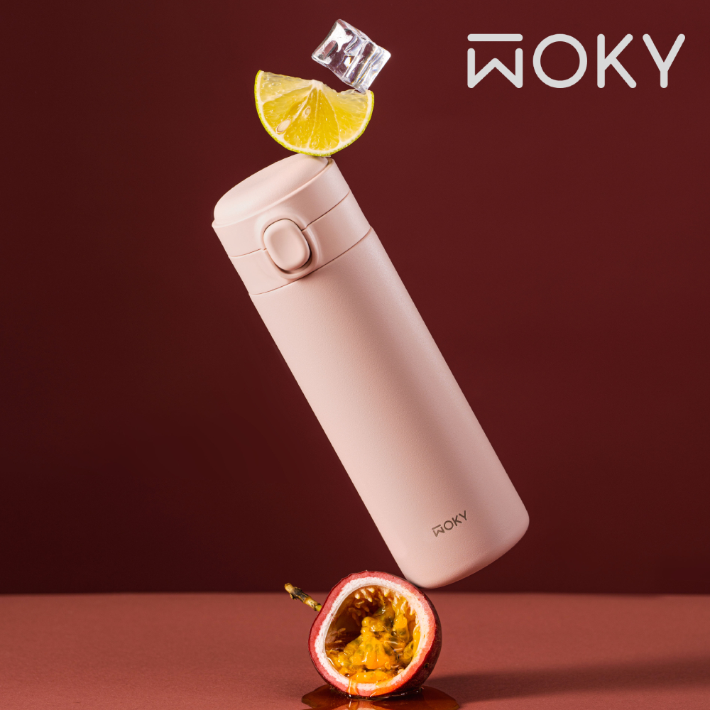 【WOKY 沃廚】輕量輕芯鈦瓷易潔層彈蓋保溫瓶(450ML) - 全聯全電商