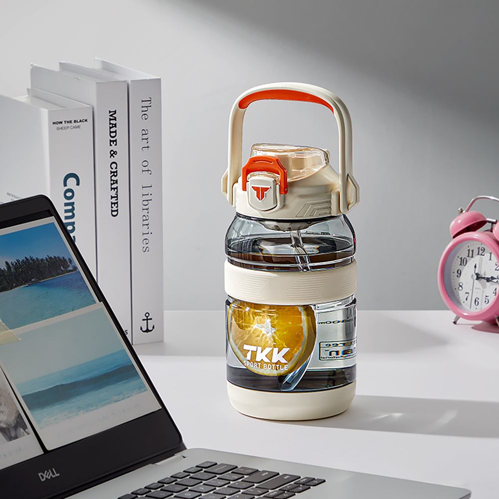 【TKK】美國進口Tritan戶外攀峰 手提+背帶 直飲+吸管大容量 運動水壺1200ML((附背帶)) - 全聯全電商