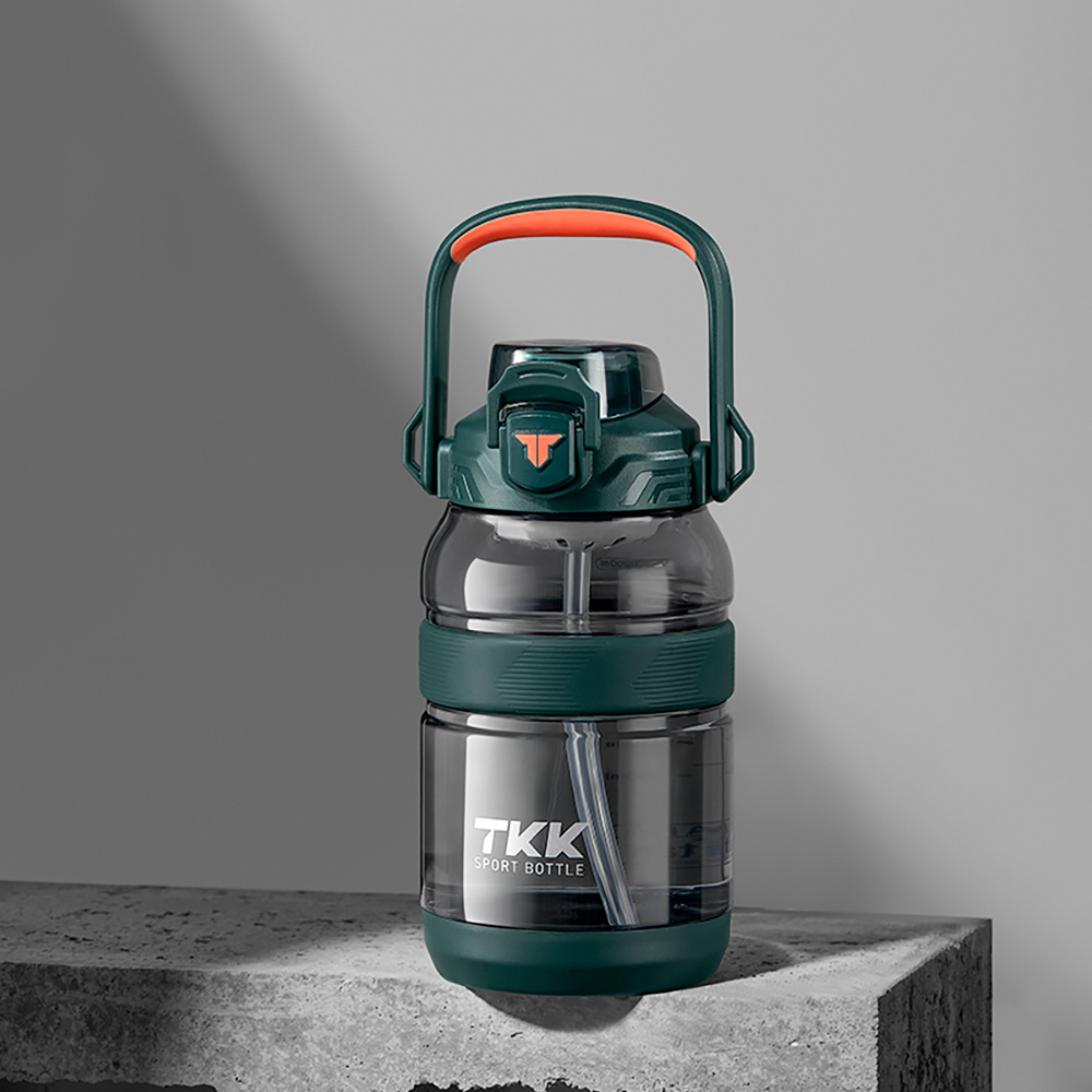 【TKK】美國進口Tritan戶外攀峰 手提+背帶 直飲+吸管大容量 運動水壺1200ML((附背帶)) - 全聯全電商