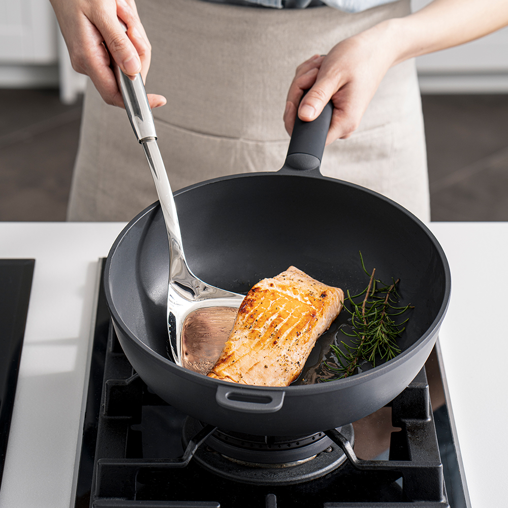 【WOKY 沃廚】恰鍋26CM深煎鍋組(含玻璃鍋蓋、鋼刷、集水鍋架) - 全聯全電商